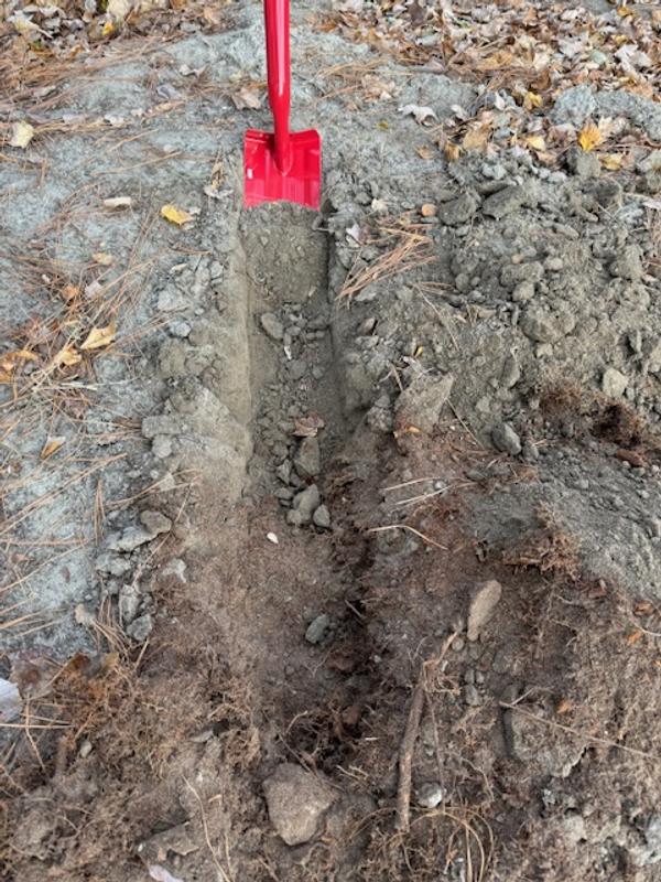 Razor-Back 48-in Wood Handle Trenching spade in the Shovels & Spades ...