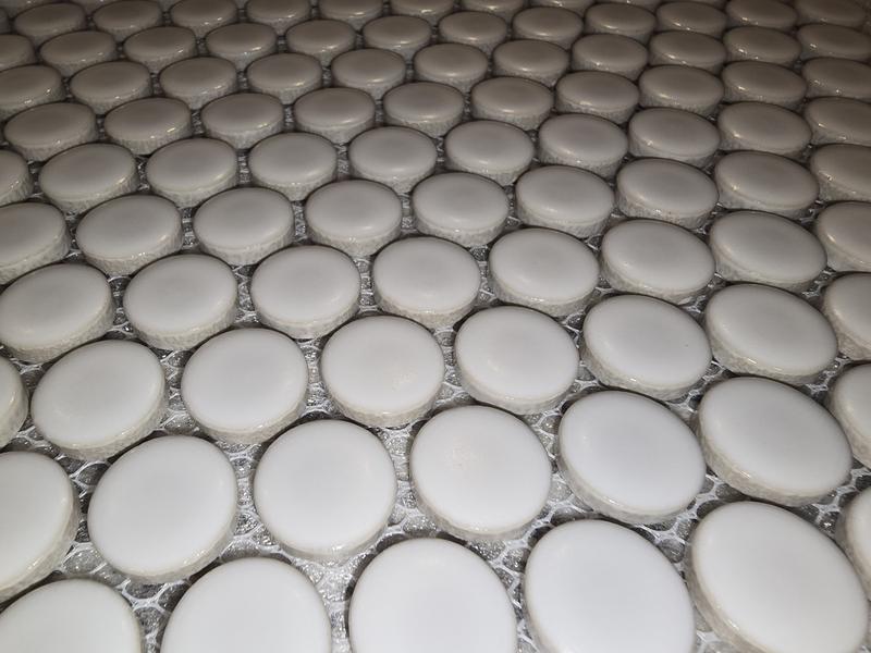 Affinity Tile Metro Penny Matte White with Black Flower 10-in x 12-in ...