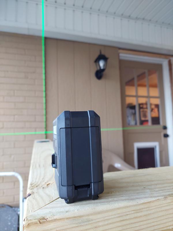 TOUGHBUILT 100-ft Green Self-Leveling Cross-line Laser Level Kit TB-H2 ...