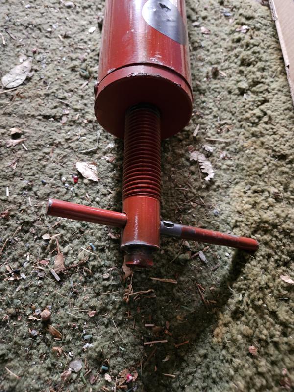 Akron 102-in Adjustable Jack Post in the Jack Posts department at Lowes.com