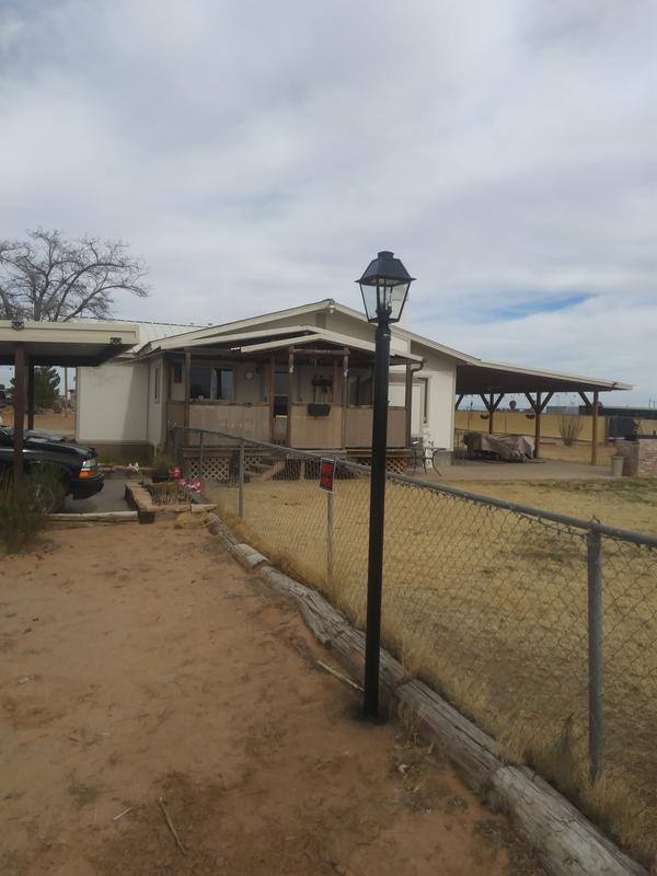 allen + roth Solar Lamp 17.32-in H Black Solar LED Pier-mounted Light ...