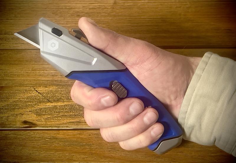 Kobalt Auto Loading 3/4-in 5-Blade Retractable Box Cutter Utility Knife ...