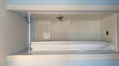 Delta White 32-in W x 32-in L x 78-in H Square Shower ( Base and Wall ...