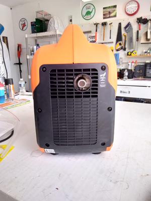 Generac GP 2200i 2200-Watt Gasoline Portable Inverter Generator at ...