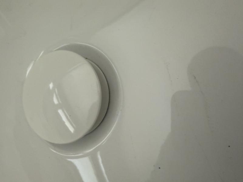 MAAX Mahaba 29-in x 67-in White Acrylic Oval Freestanding Soaking ...