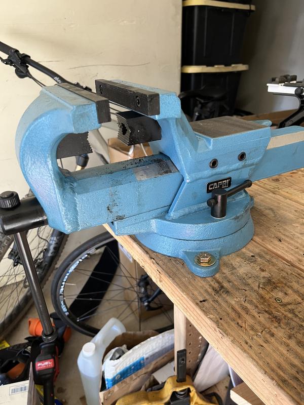 Capri Tools 6-in Steel Ultimate Grip Bench Vise CP10516W at Lowes.com