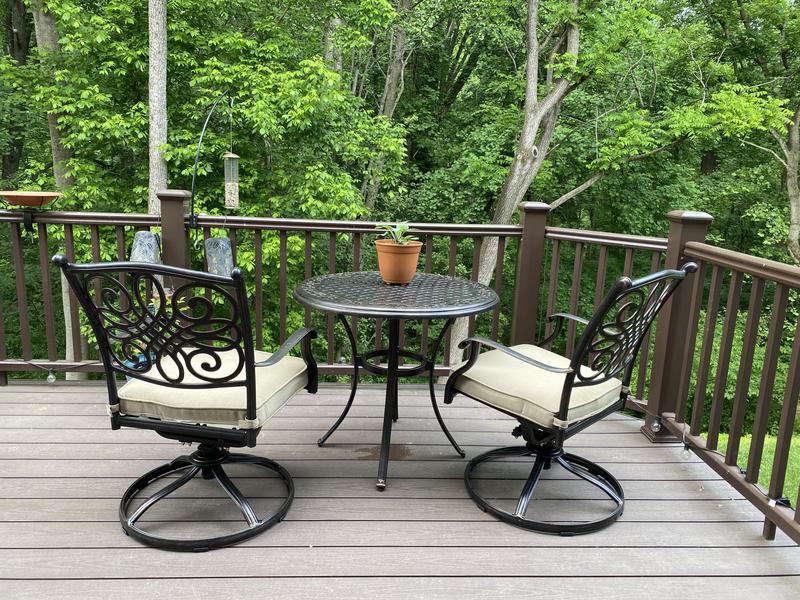 Hanover Traditions 3 Bistro Patio Dining Set Aluminum Round Table with ...