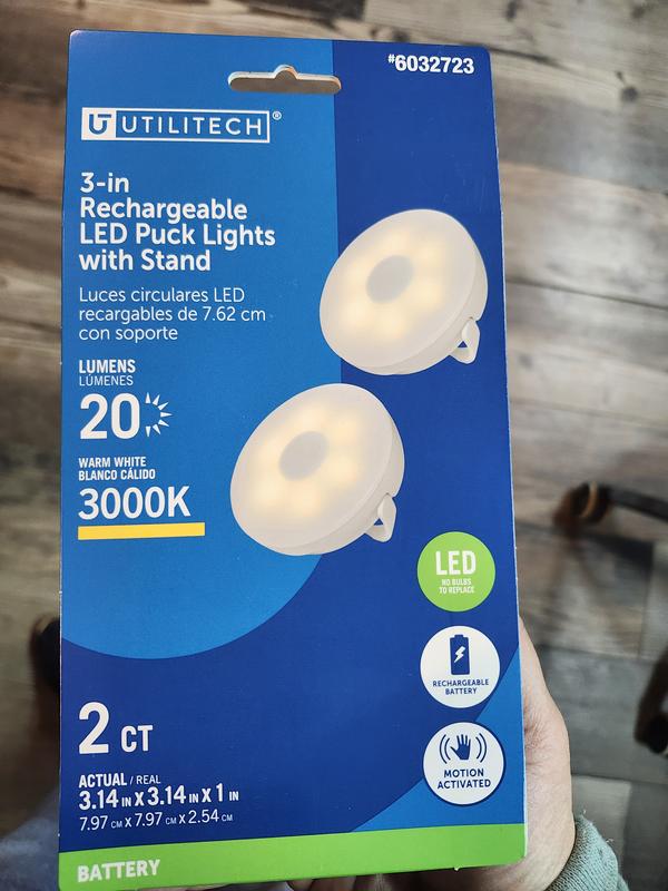 Utilitech 2-Pack 3.14-in Battery LED Puck Light with Motion Sensor in ...