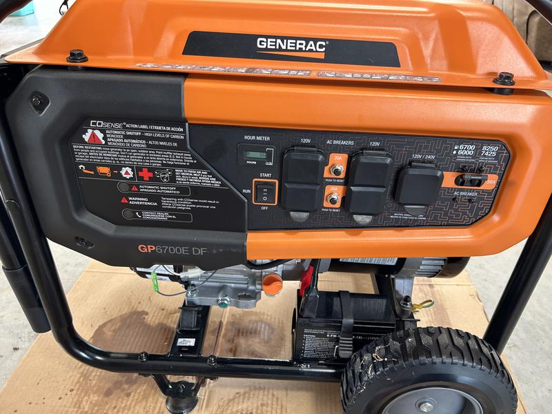 Generac 49 State 8250 / 6700 -Watt Dual fuel Portable Generator in the ...