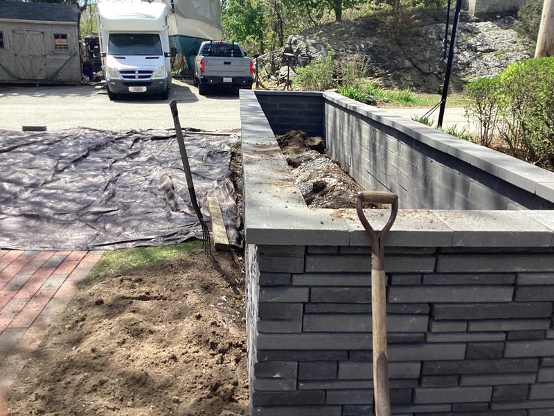 Belgard 2-in H x 12-in L x 8-in D Gray Concrete Retaining Wall Cap ...