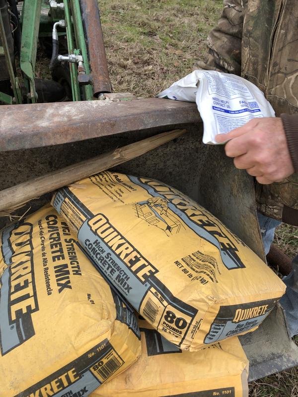 Fast 2K Fence Post Backfill 32.8 -fl oz Fast setting Fence post mix in ...