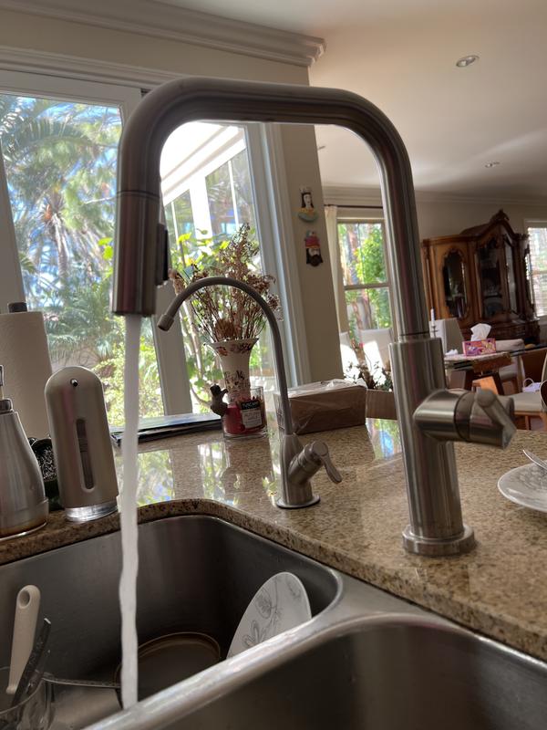 Delta Nicoli Champagne Bronze Single Handle Deck-mount Pull-down ...