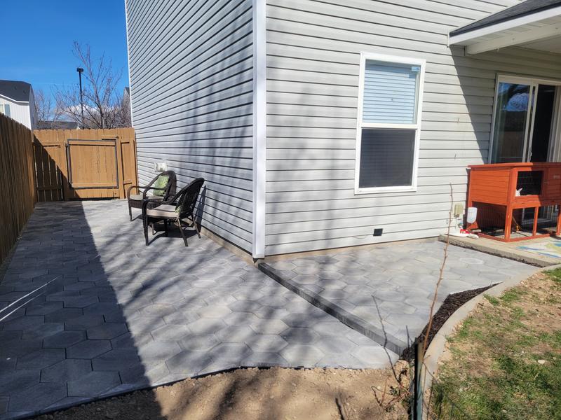 Oldcastle 12-in L x 5-in W x 2-in H Trapezoid Scandina Concrete Patio ...