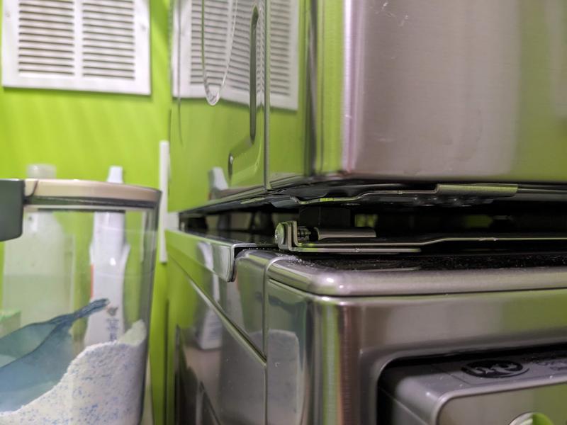 LG Electronics 27-in LG Washer and Dryer Stacking Kit - Metal ...