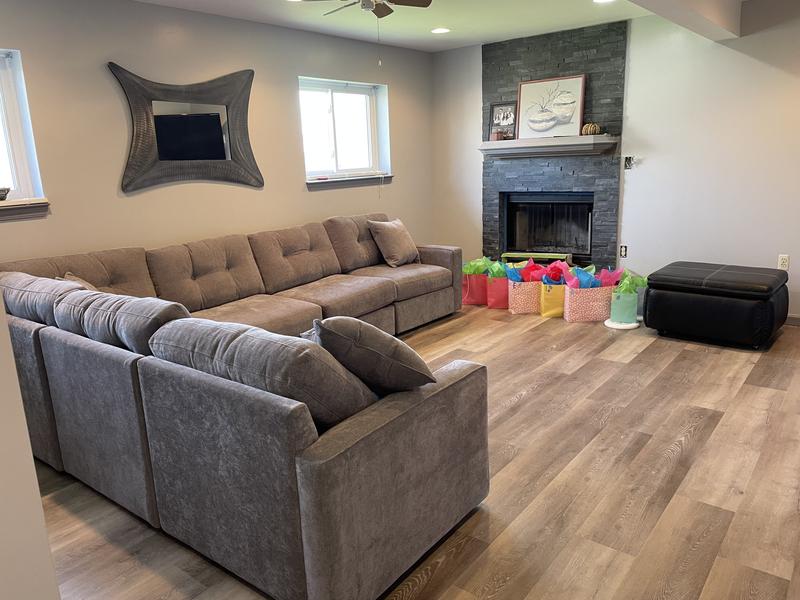 STAINMASTER Onslow Oak Gray 22-mil x 9-in W x 60-in L Waterproof ...