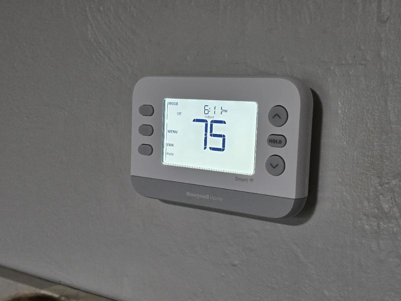 Honeywell Home White Smart Compatible Thermostat with Wi-Fi ...