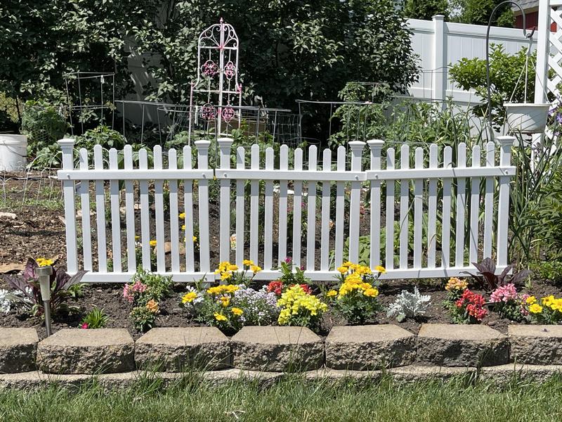 Zippity Outdoor Products Roger Rabbit 3 Panels 2-ft H x 2-ft W White ...