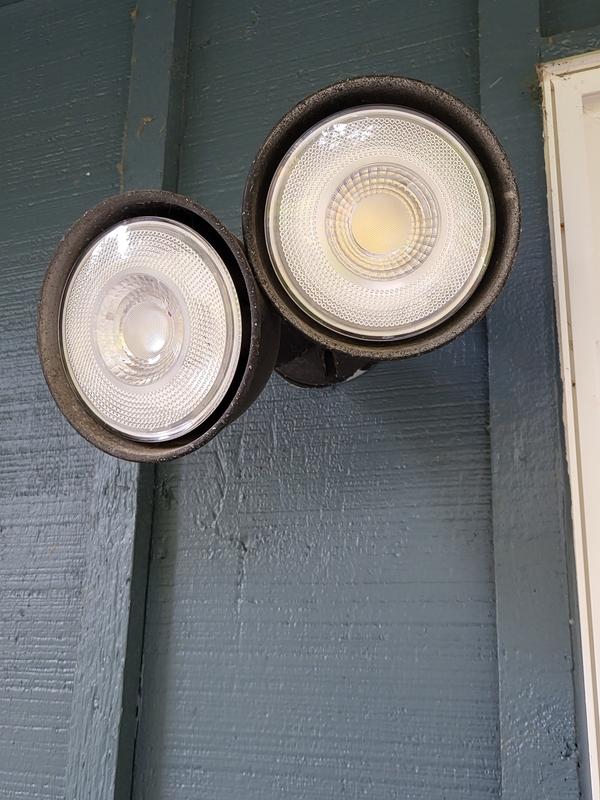 Utilitech 90-Watt EQ PAR38 Daylight E26 LED Spot and Flood Light Bulb ...