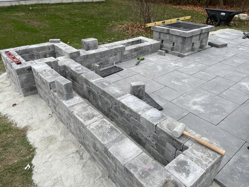 Pavestone 3.5-in H x 10.5-in L x 7-in D Gray Slate/Tumbled Concrete ...