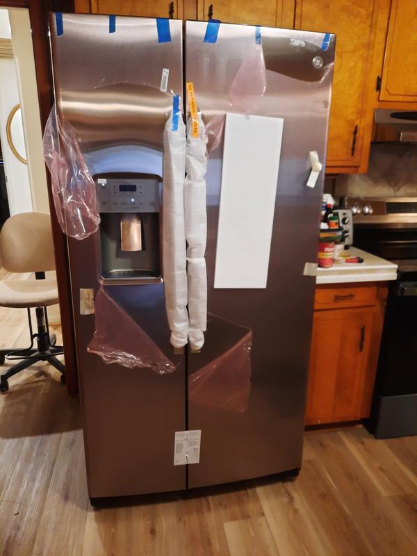 GE 21.8-cu ft Counter-depth Side-by-Side Refrigerator with Ice Maker ...