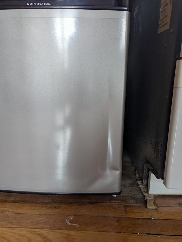 Frigidaire 3.1-cu ft Mini Fridge with Freezer (Silver Mist) ENERGY STAR ...