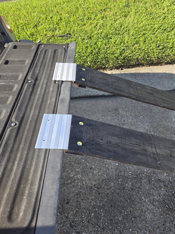 Kobalt 0.65-ft x 0.94-ft 700-lb Capacity Loading Ramp AC1014TR at Lowes.com