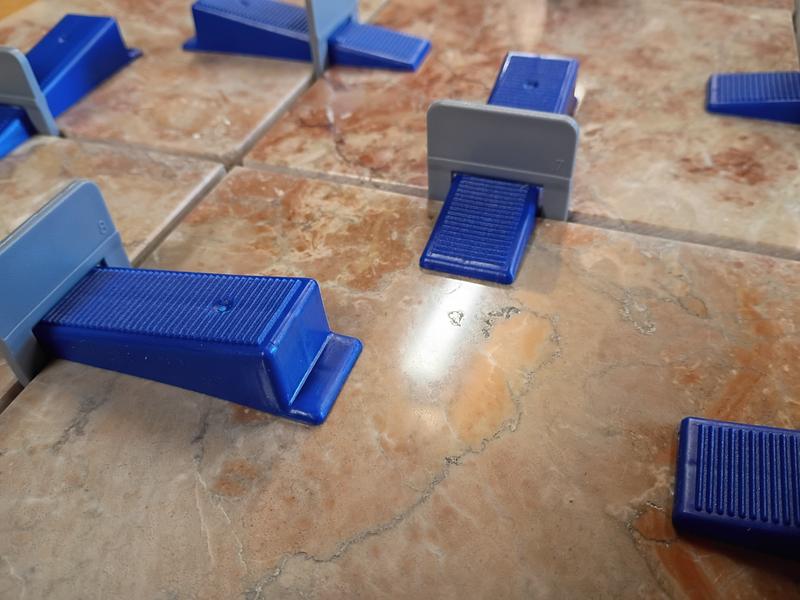 BARWALT Plastic Wedge Tile Spacer and Leveling System 500 -Pack in the ...