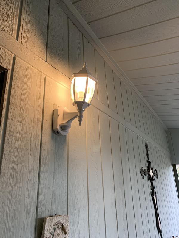Designers Fountain Motion Detectors 1 -Light 14.25-in H White Hardwired ...
