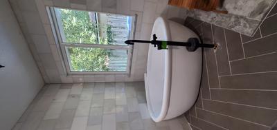 Jacuzzi STRETTO 29.7-in x 59.2-in White Acrylic Oval Freestanding ...
