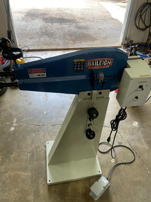 Baileigh Industrial Work Stand With Machine Mounts in the Benchtop ...