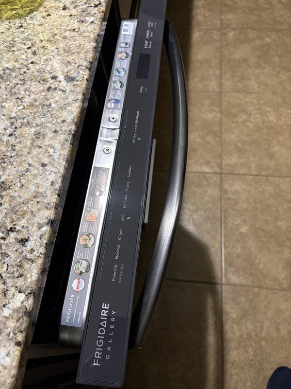 Frigidaire Gallery CleanBoost 24-in Top Control Built-In Dishwasher ...