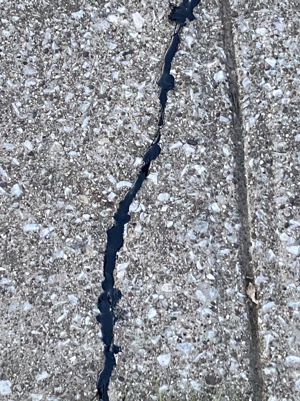 Sika Hybrid Self-Leveling Sealant Fast Setting 10.1 -fl oz Mortar Concrete Crack repair in the ...