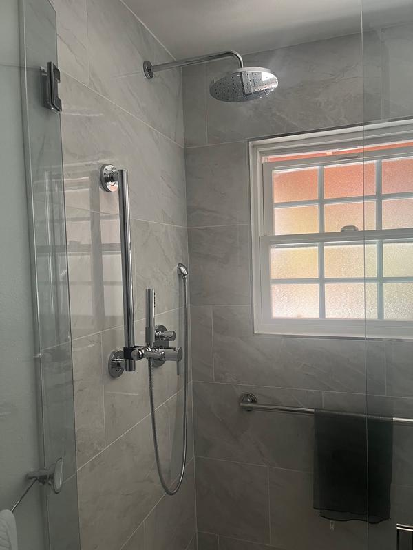 Delta Modern Raincan Shower System Chrome 2-handle Single function 10 ...