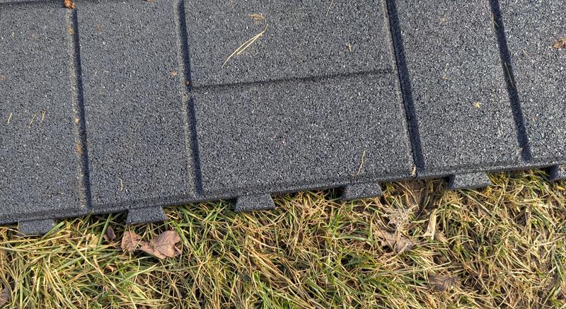 Rubberific 16-in L x 16-in W x 0.625-in H Square Red Smartloc Rubber ...