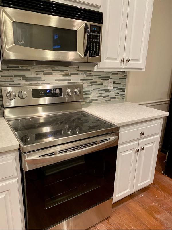 Silestone Lusso Sample Quartz Kitchen Countertop Sample at Lowes.com