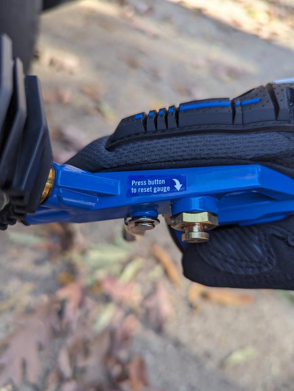 Kobalt Inflator Gun SGY-AIR46TZ at Lowes.com