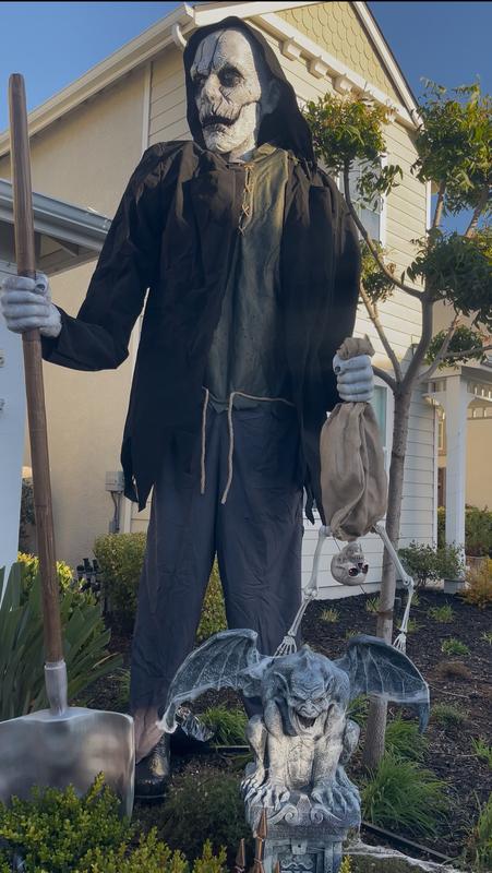Haunted Living 12-ft Talking LED Bone Collector Animatronic 61179 at ...