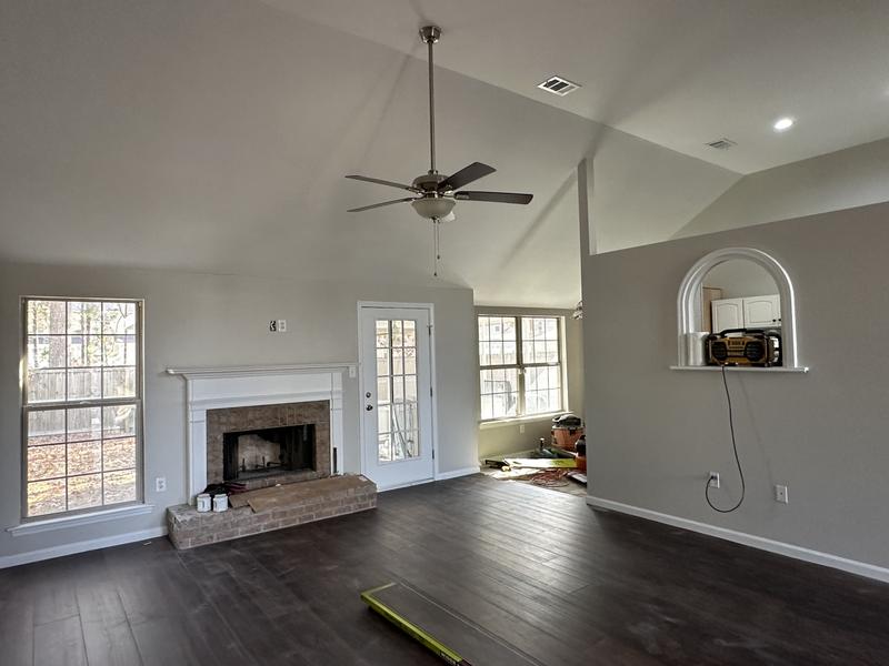 Mohawk Elite Double Shot Oak Brown 20-mil x 7-in W x 48-in L Waterproof ...