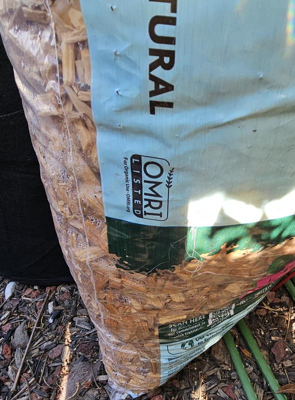 Miracle-Gro Organic All Natural 1.5-cu ft Dye Free Mulch in the Bagged ...