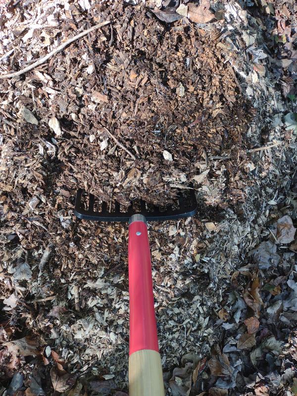 Razor-Back 30-in L Wood-Handle Steel Mulch Fork 76107 at Lowes.com