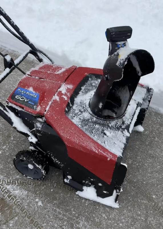 Toro Power Clear 60-volt 21-in Single-stage Push Battery Snow Blower 7. ...