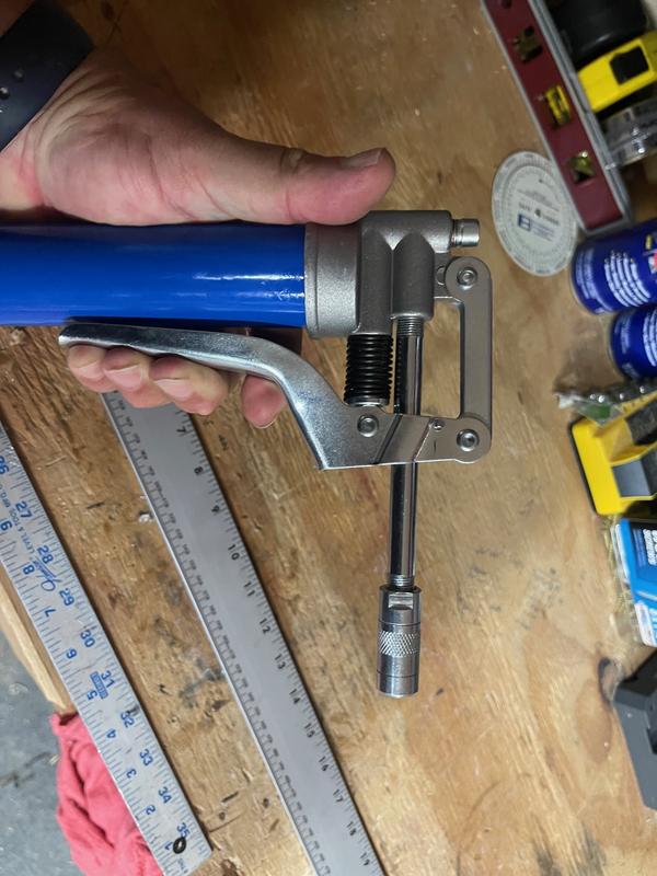 Kobalt Mini Manual Grease Guns 4-in KB314 at Lowes.com