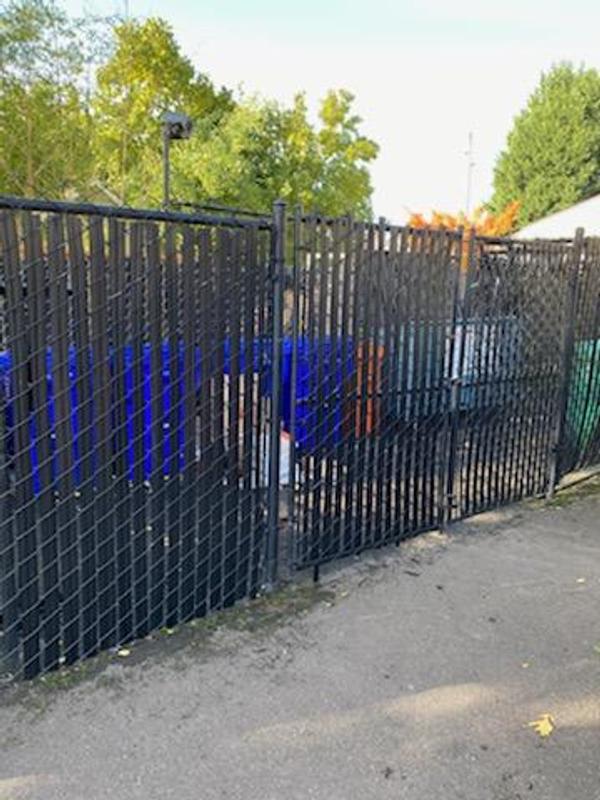 Pexco 6-ft H x 1-in W Black HDPE Fence Slat 82 -Pack in the Chain Link ...
