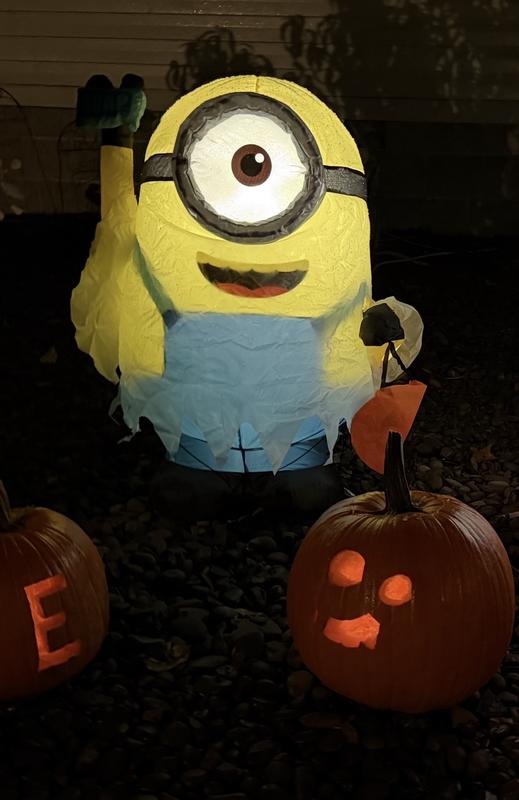 Universal 3-ft Stuary Minion as Ghost Inflatable in the Outdoor ...