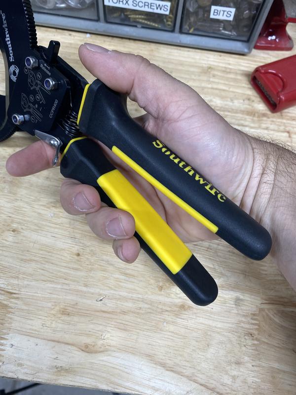 Southwire Heavy Duty Ratcheting Cable Cutter 58277740 at Lowes.com