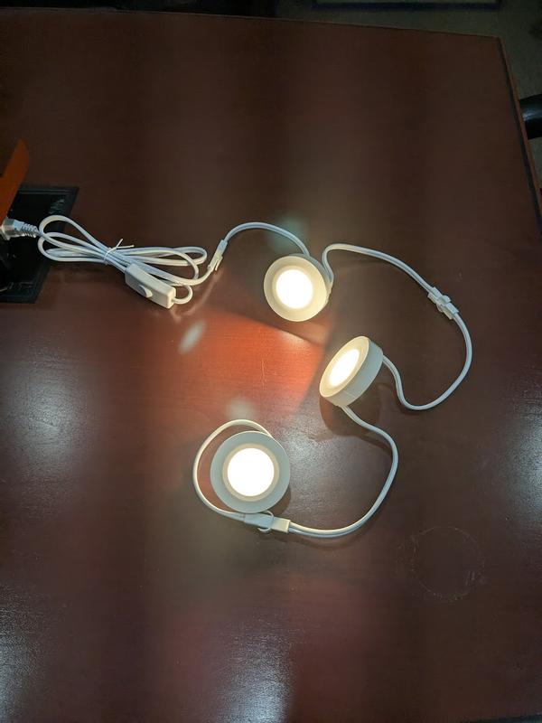 Utilitech Puck Light 3-Pack 2.75 Plug LED Under Cabinet Light Bar Light ...