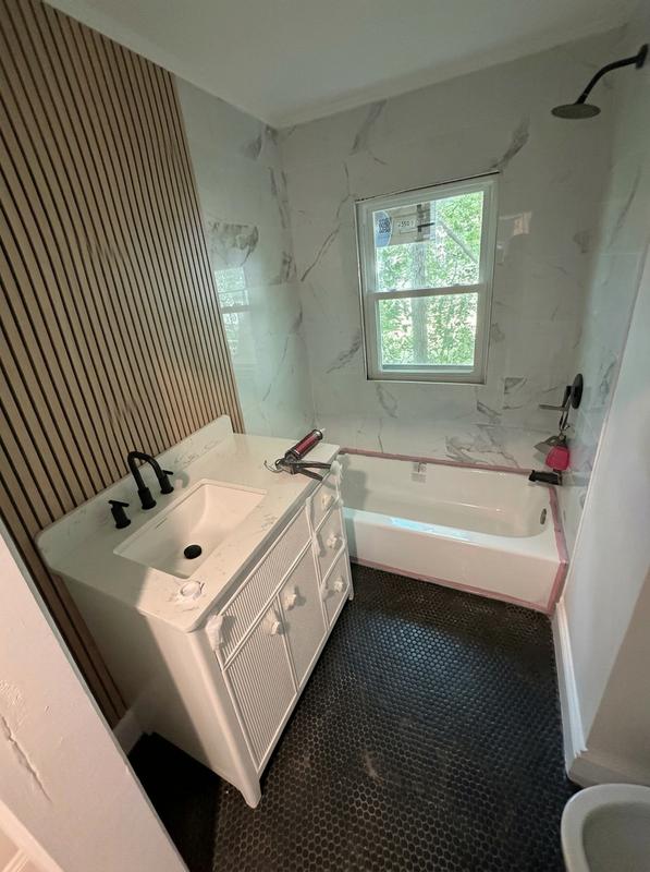 DELUXE LIVING Whitehouse 30-in White Undermount Single Sink Bathroom ...