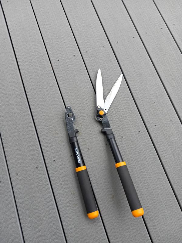 Fiskars 8-in Standard Hedge Shears 391750-1001 at Lowes.com