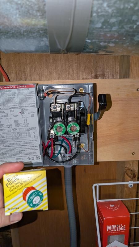 Square D 30 Amp Single Phase (120V/240V) Fusible Indoor Light-duty ...