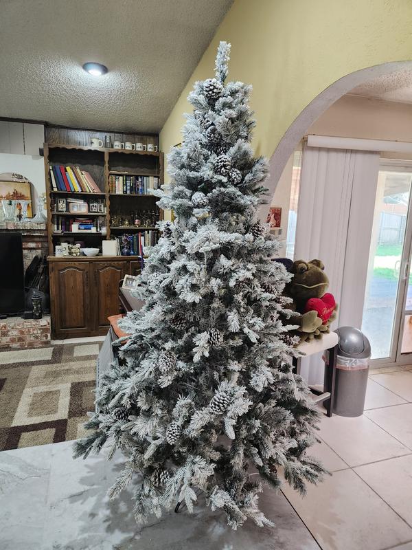 Holiday Living 7.5-ft Albany pine Pre-lit Flocked Artificial Christmas ...